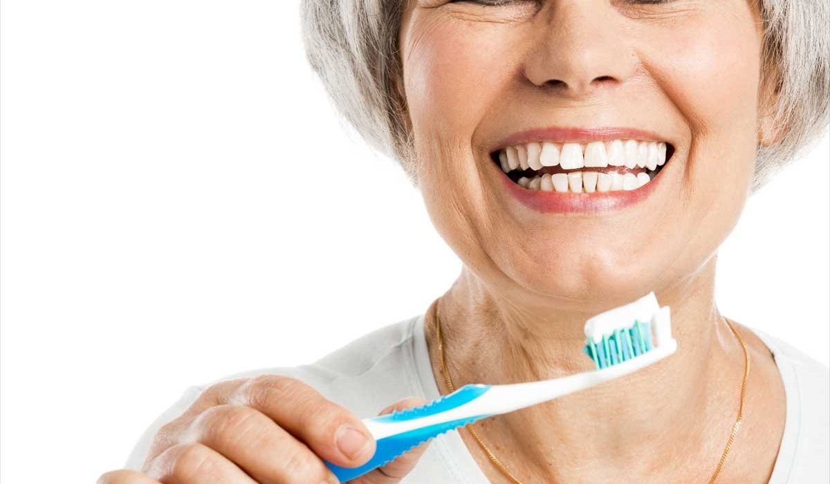 Dental hygiene tips for seniors to maintain a healthy smile ...
